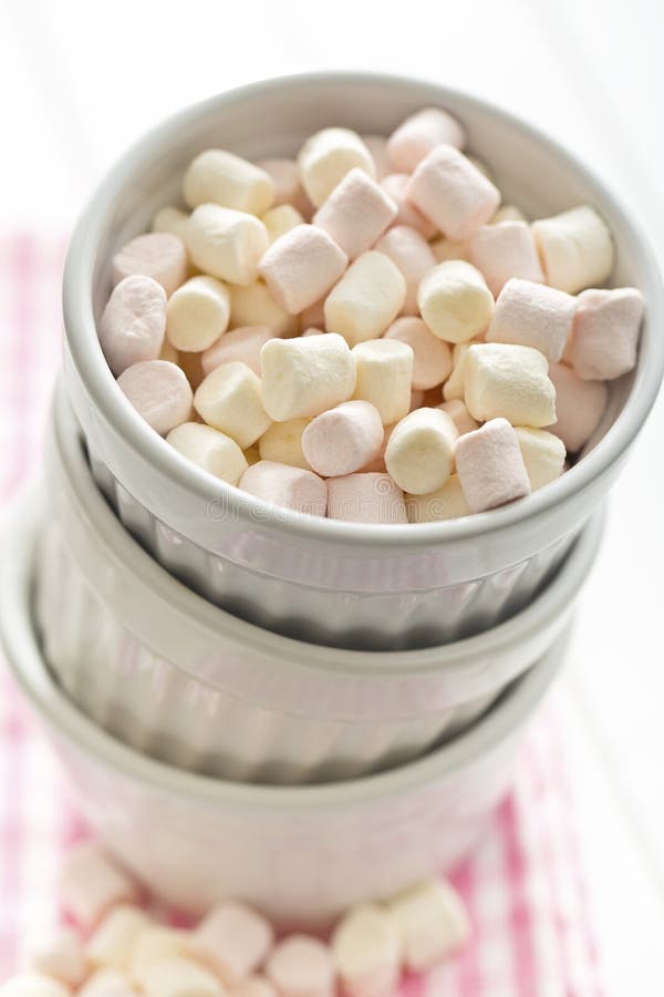 Mini marshmallows in bowl stock photo. Image of unhealthy - 61337254