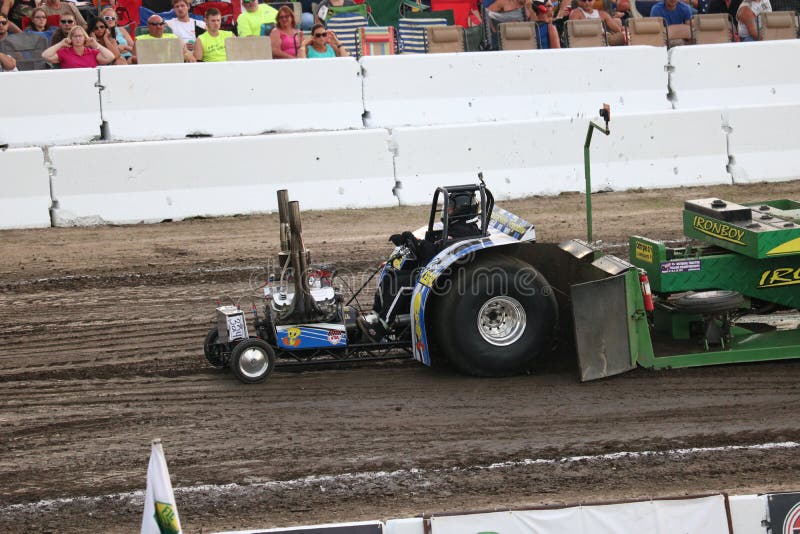 Mini Modified Tractor Pulling in Bowling Green, OH Editorial Photo ...