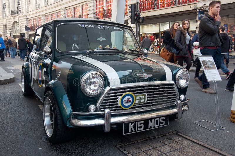 Mini Moris redaktionell foto. Bild av medel, trans, polis - 63014690