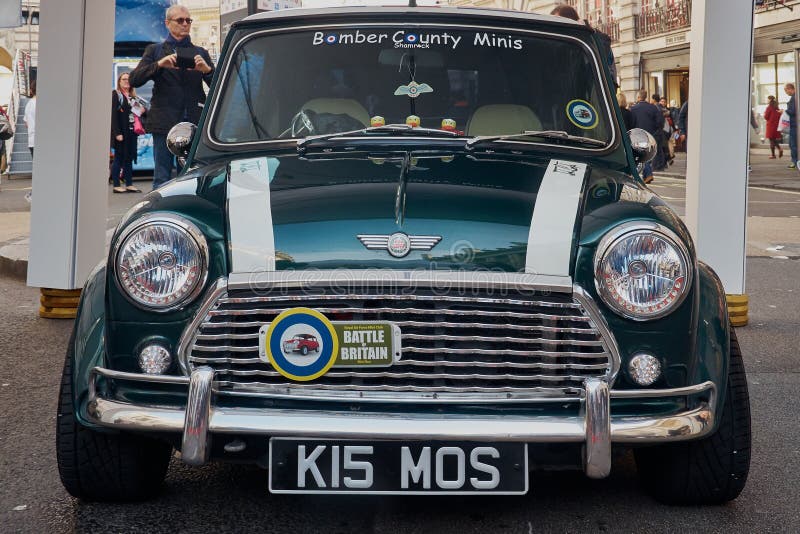 Mini Moris imagen de archivo editorial. Imagen de calle - 63014859