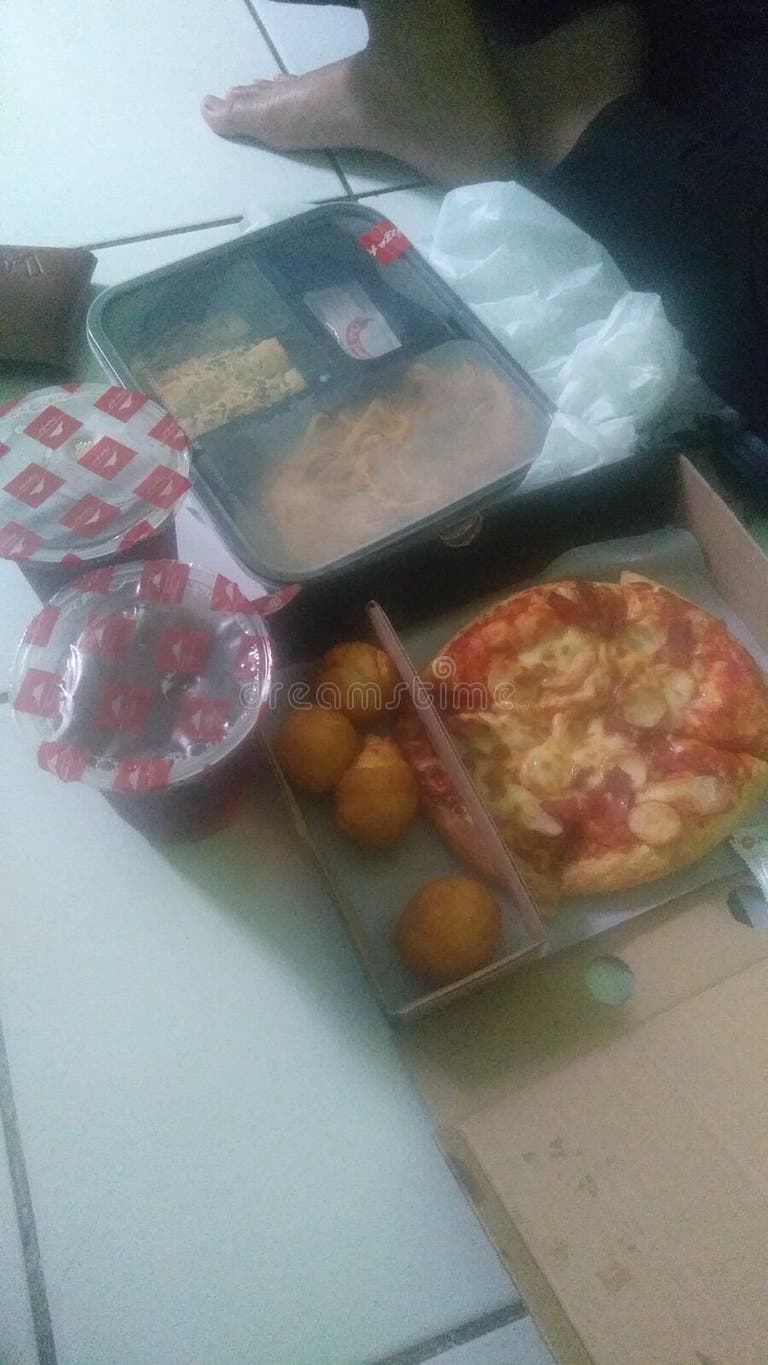 Pitza Fotos Stock Photos - Free & Royalty-Free Stock Photos from Dreamstime