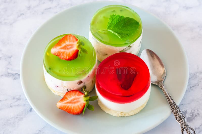 Mini Round Cold Cheesecakes Stock Photo - Image of appetizer, baked ...