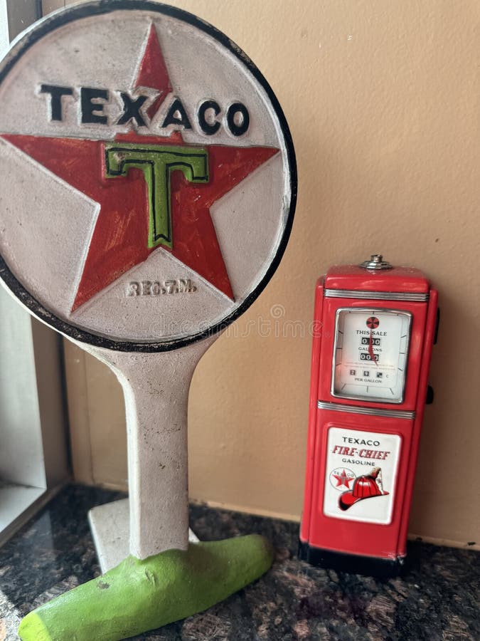 Mini Texaco Gas Sign with Mini Gas Pump Editorial Stock Image - Image ...