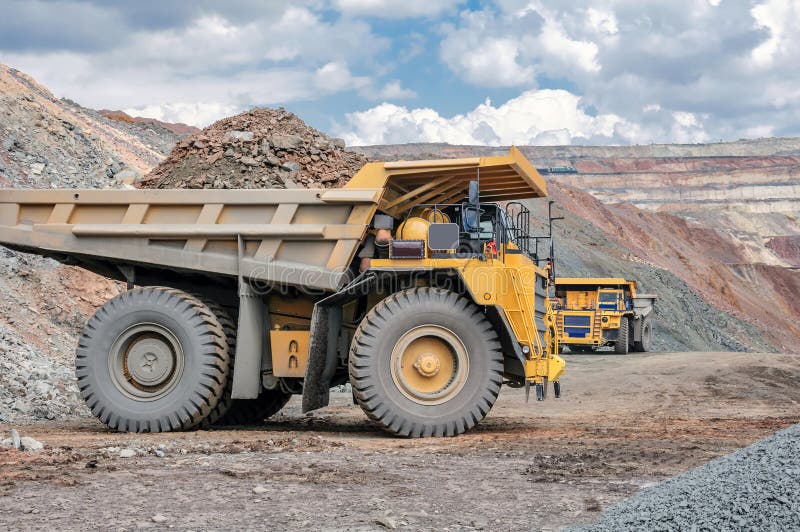 Miniera a cielo aperto fotografia stock. Immagine di grande - 36138760