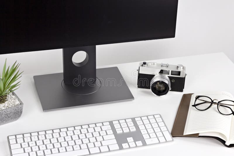 275 Clean Desk Clear Screen Stock Photos - Free & Royalty-Free Stock ...