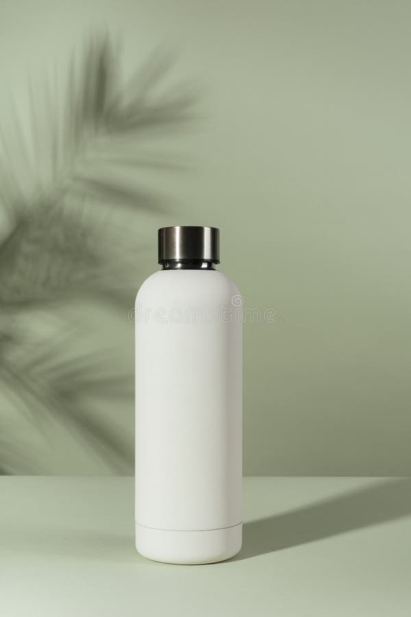 Minimal Reusable Water Bottle Design Stock Photo - Image of drink ...