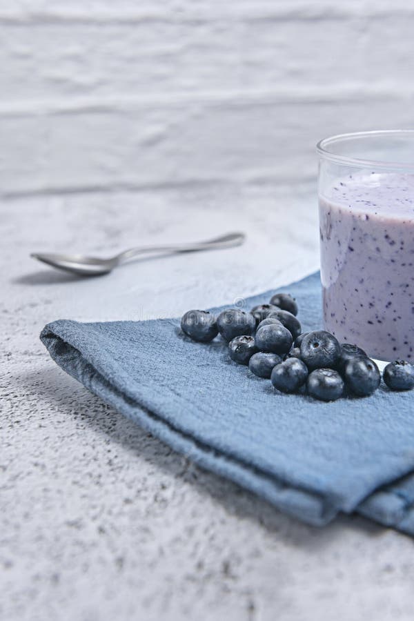 621 White Linen Cocktail Stock Photos - Free & Royalty-Free Stock ...