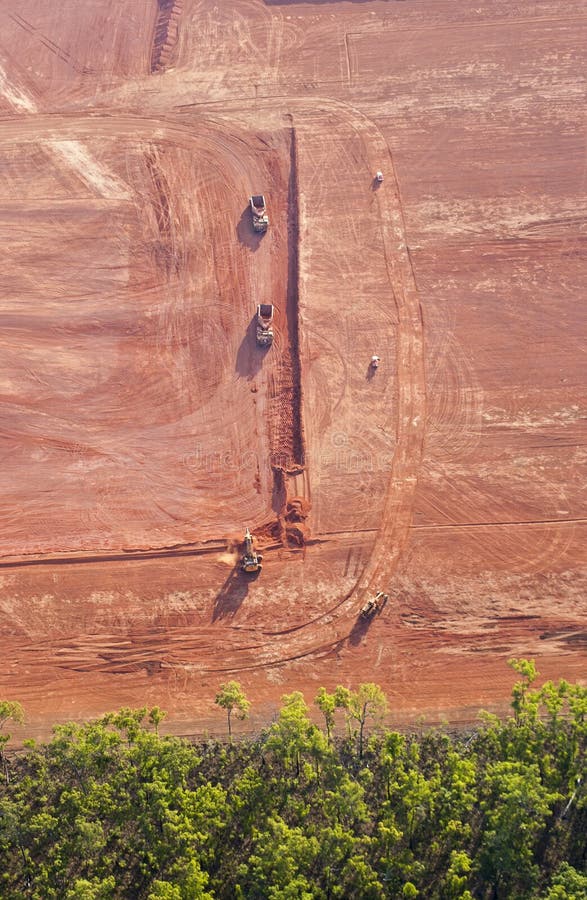 Mining bauxite at Weipa stock image. Image of bauxite - 165610227
