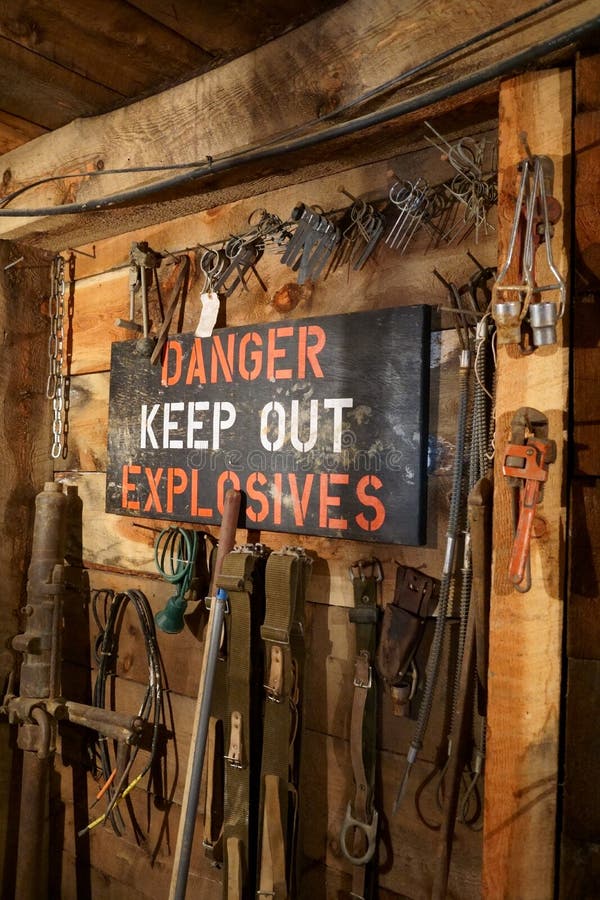 Wood mining ore cart stock image. Image of dangerous - 184779617