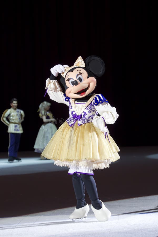 Minnie Mouse Skating on Ice Editorial Stock Photo - Image of black ...