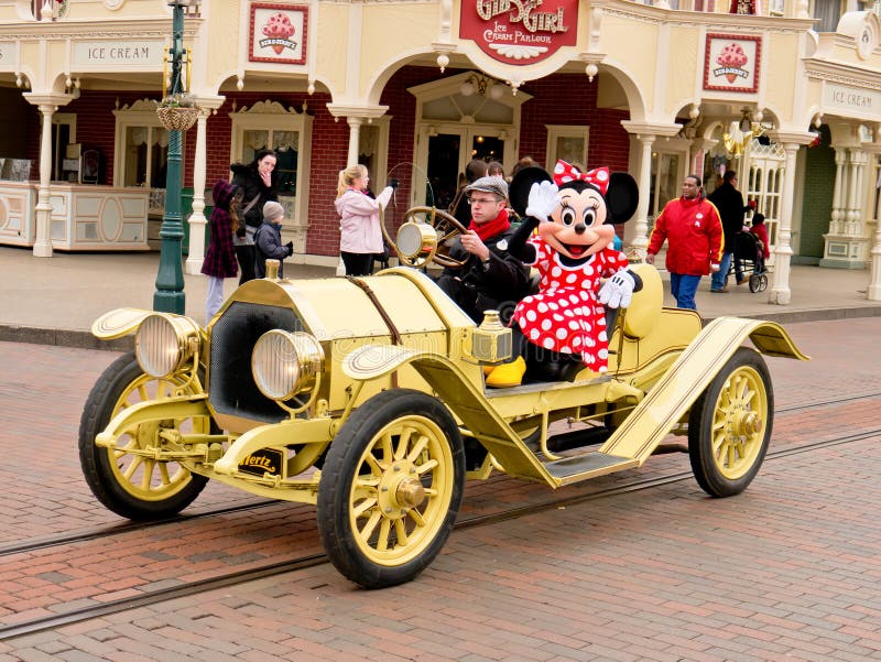 Minnie Mouse in a car editorial stock photo. Image of classic - 24407248