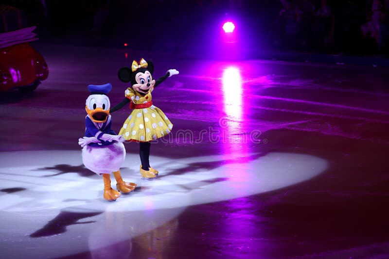 Minnie Mouse and Donald Duck Editorial Photography - Image of skates ...