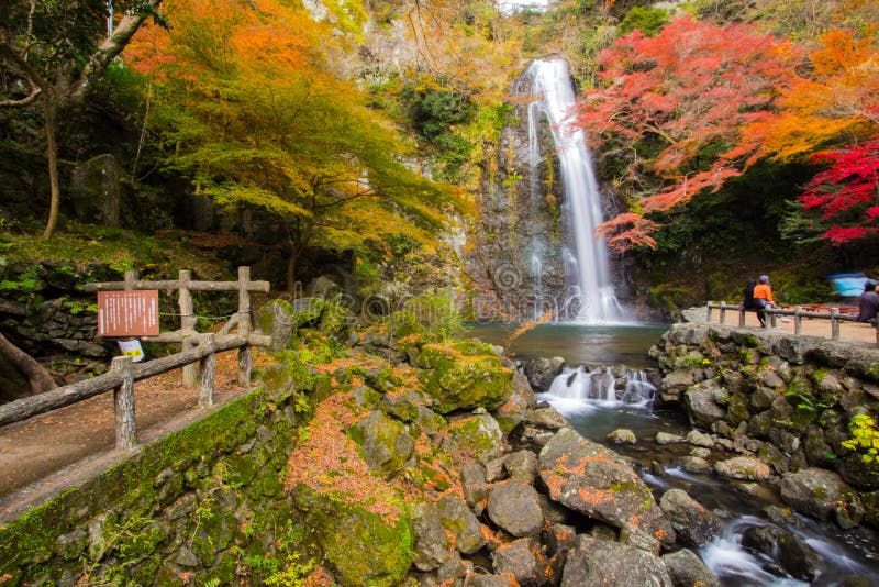 Minoh waterfall in autumn stock image. Image of autumn - 26346857