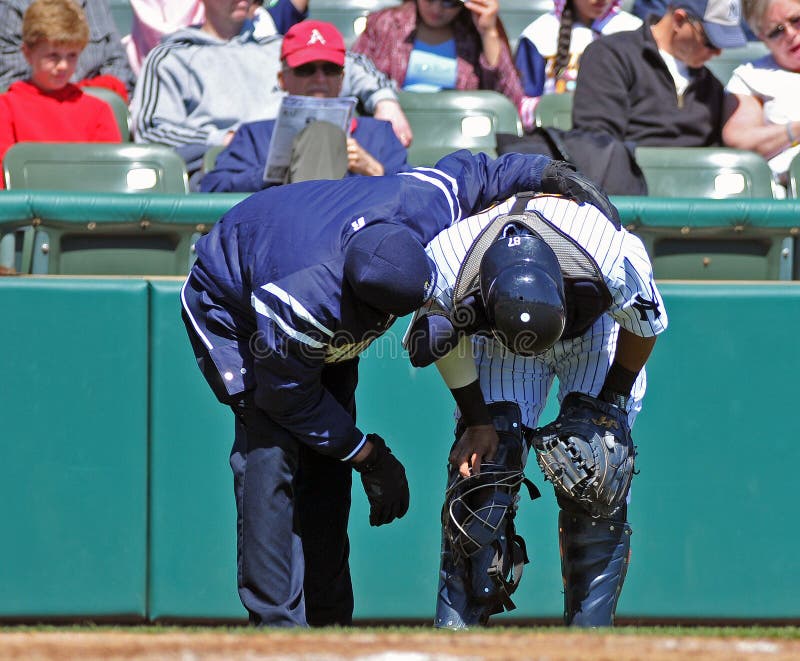 Baseball Injury - Trainer Tends To Player Editorial Photo - Image of ...