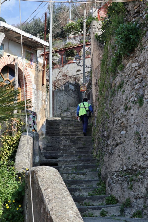 Minori - Postino Sulla Scalinata Del Sentiero Dei Limoni Editorial ...