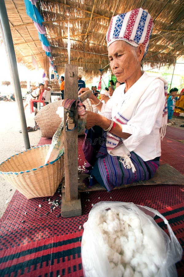 Woman Spinning Cotton into Thread with Traditional Wheel Editorial ...