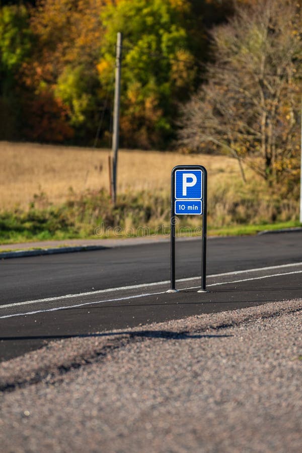 10 Minutes Parking Allowed Sign at a Parking Lot.. Stock Photo - Image ...