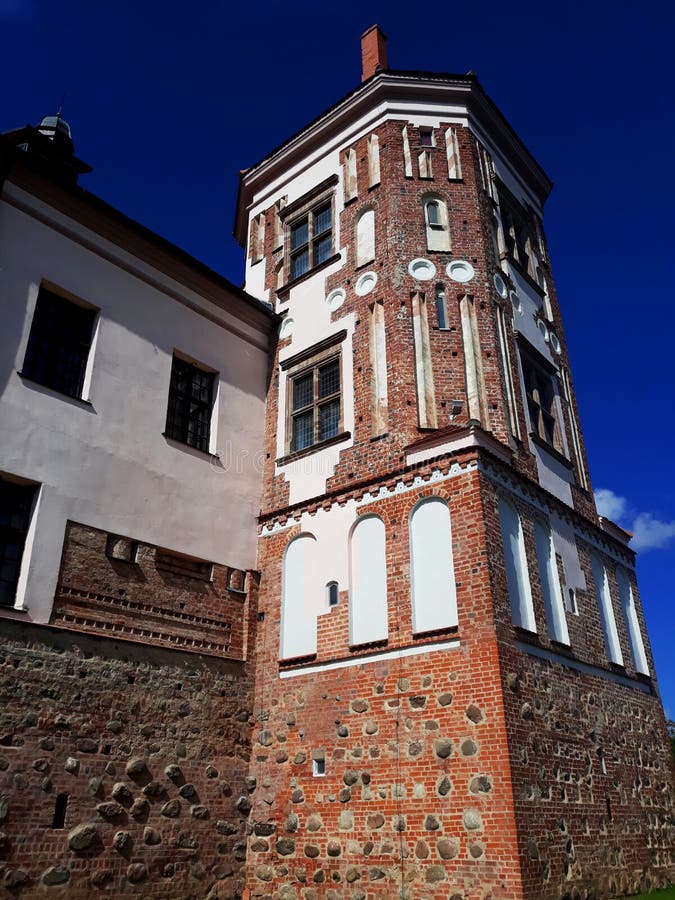 Mir Castle Complex in Belarus Stock Image - Image of castles, flora ...