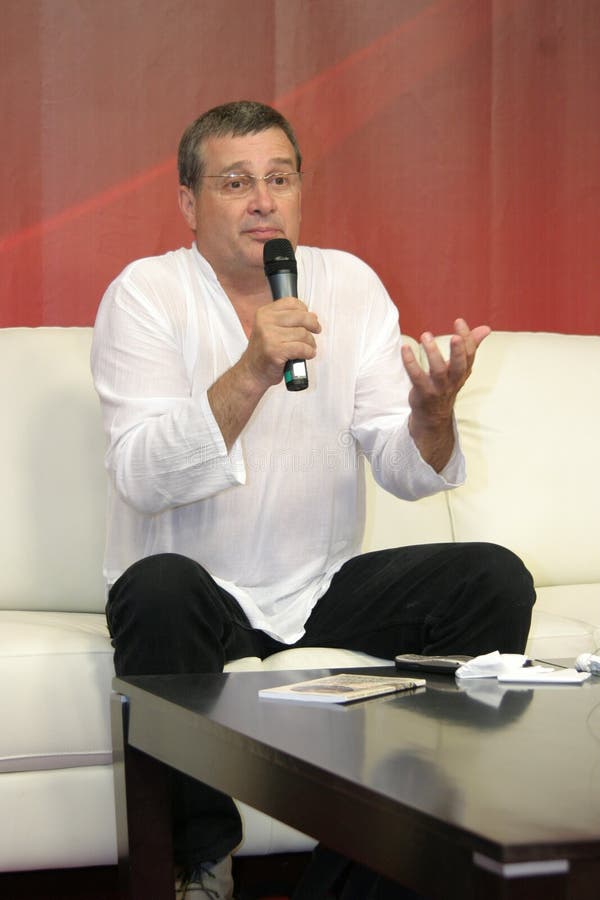 Mircea Dinescu editorial photo. Image of star, cetate - 26330601