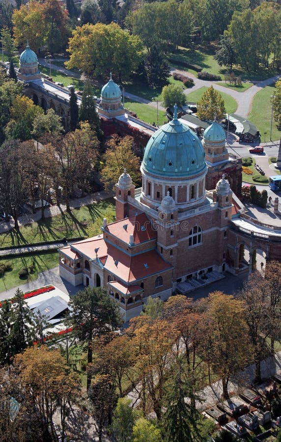 Mirogoj cemetery in Zagreb editorial photography. Image of cemetery ...