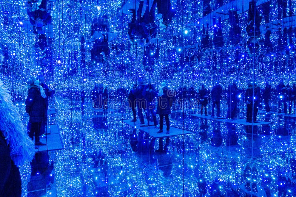 Mirror Cube Inside Bluecolor Reflections Editorial Stock Image - Image ...