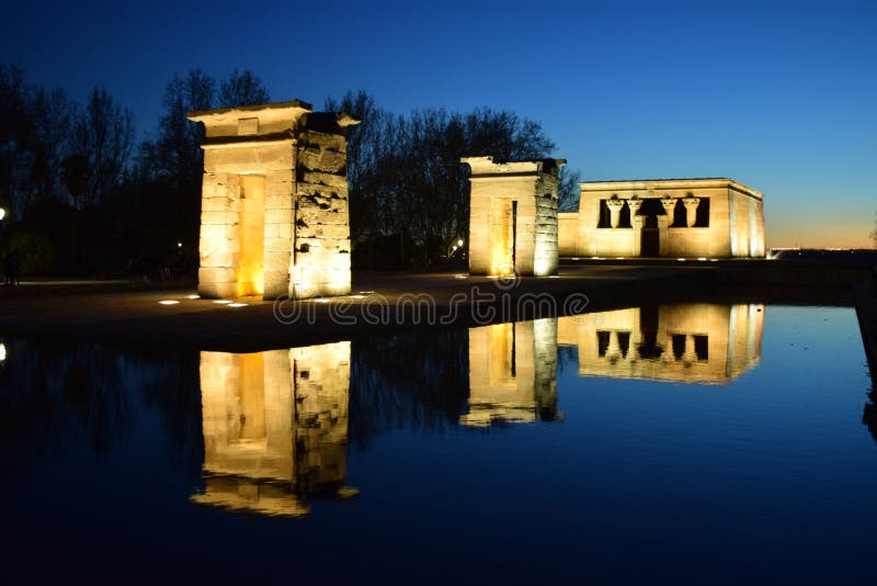 The Mirror of Debod at Night Stock Photo - Image of perspective ...