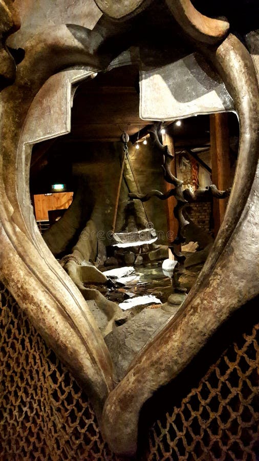 Mirror editorial photography. Image of museum, hart, reflections - 71380062