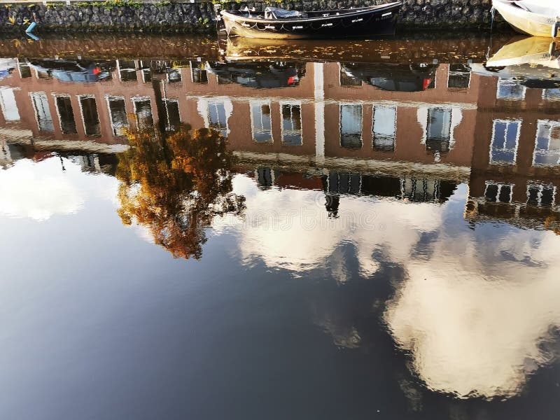 Mirror Water Reflection Haarlem Street Stock Photos - Free & Royalty ...