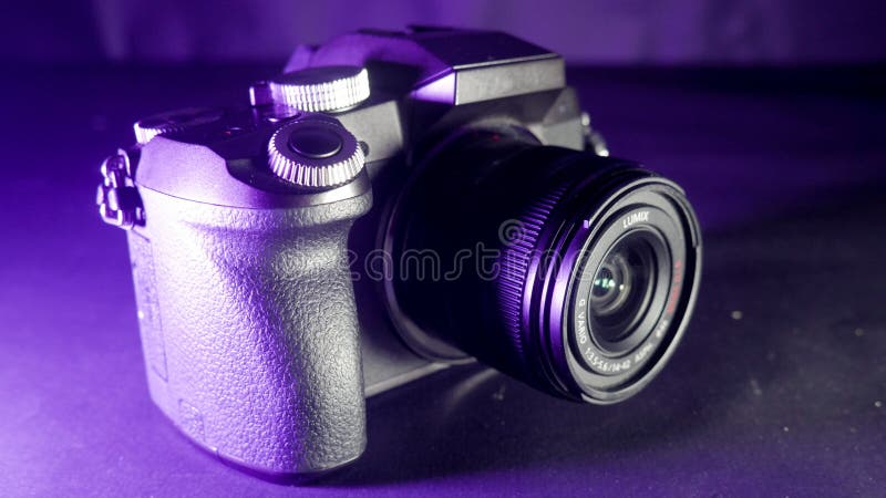Mirrorless Camera Side View Stock Photo - Image of editorial ...