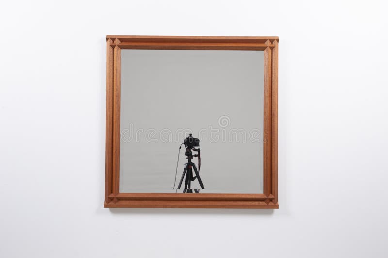 Beautiful Square Shape Wooden Mirror Image, Modern Style Mirror Image ...