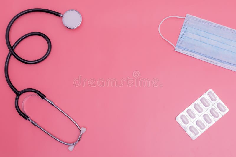 Mis azul sobre fondo rosa imagen de archivo. Imagen de proteja - 245921661