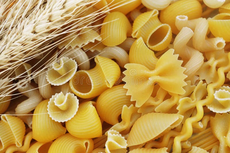 Miscela Delle Varietà Di Forme Della Pasta Immagine Stock - Immagine di ...