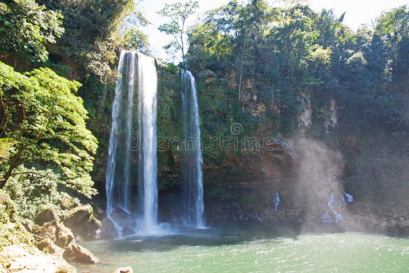 Misol-Ha Waterfalls, Chiapas, Mexico Stock Image - Image of azul, drop ...