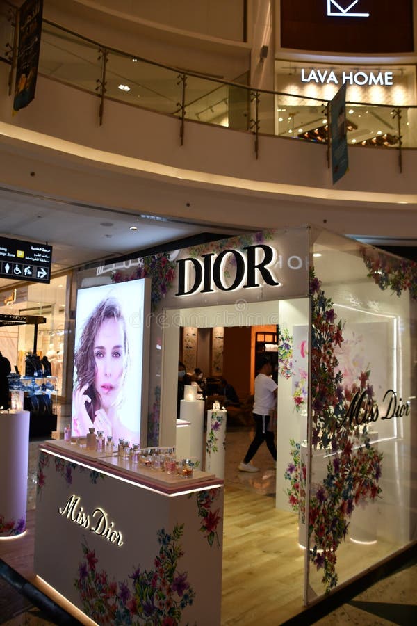 319 Indoor Mall Kiosk Stock Photos - Free & Royalty-Free Stock Photos ...