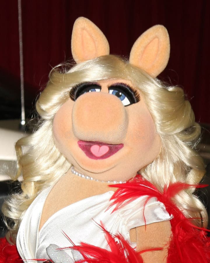 Ms Piggy Wallpaper