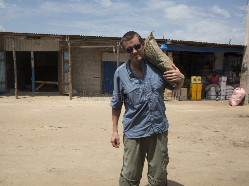 Missionario in Africa immagine stock. Immagine di alimento - 51032877