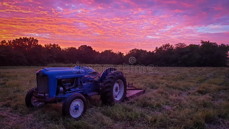 Missouri farm stock image. Image of miss, night, field - 262309651