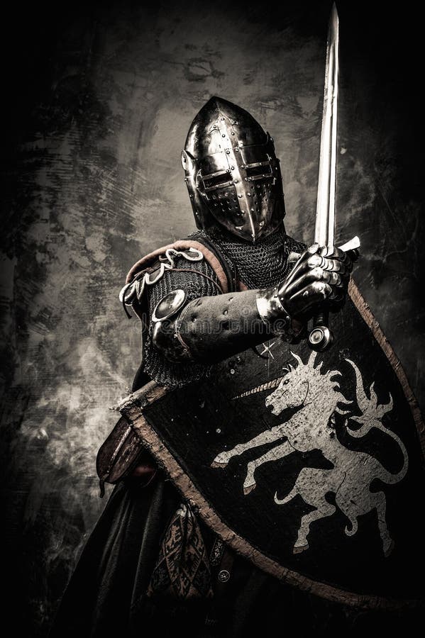 Mittelalterlicher Ritter in Der Vollen Rüstung Stockbild - Bild von ...