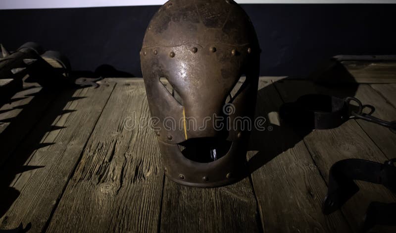 Folterinstrument stockfoto. Bild von guillotine, herausgestellt - 43606772