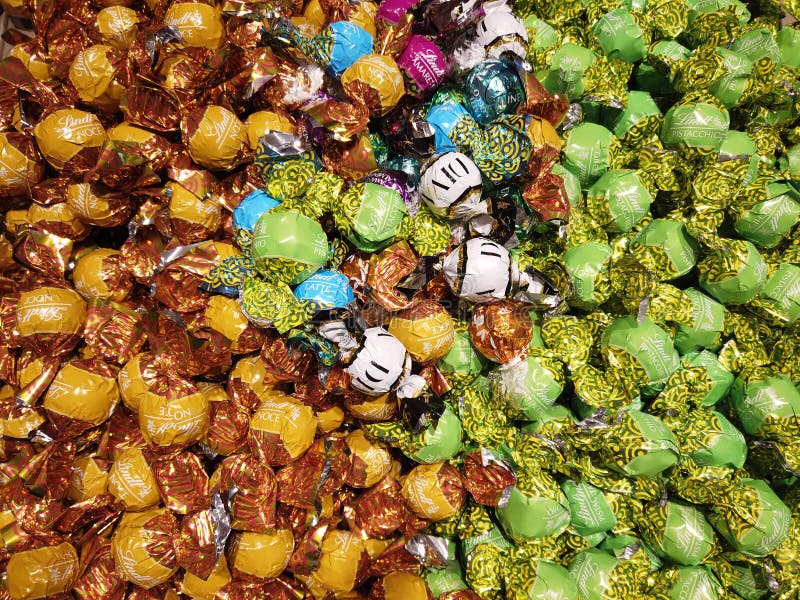 Mix of Chocolate Candies Lindt Lindor Editorial Photo - Image of shop ...