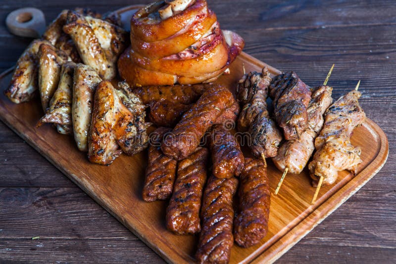 Mixed Grilled Meat Platter. Assorted Delicious Grilled Meat Stock Image ...