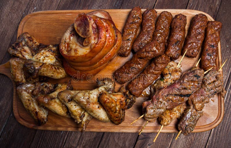 Mixed Grilled Meat Platter. Assorted Delicious Grilled Meat Stock Image ...