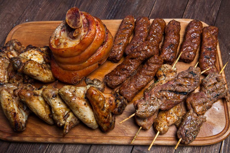 Mixed Grilled Meat Platter. Assorted Delicious Grilled Meat Stock Photo ...