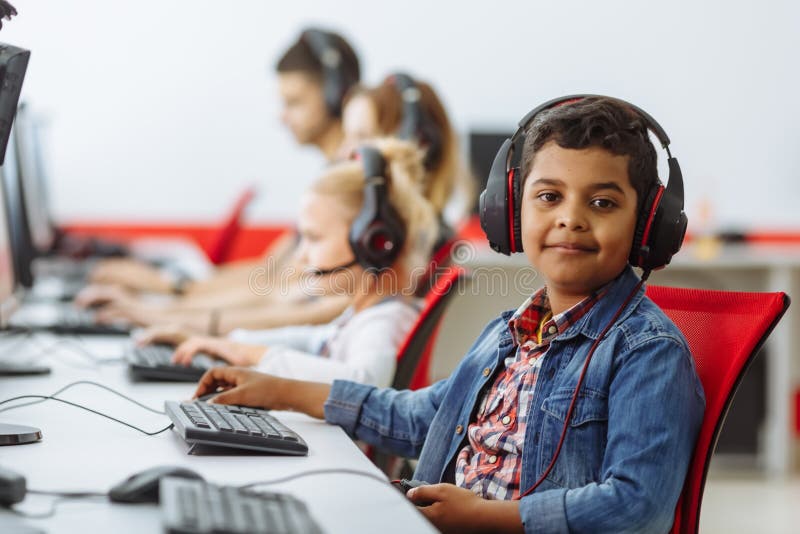 4,857 Elementary School Children Computer Class Stock Photos - Free ...