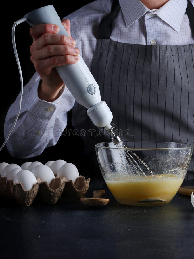 Mixer En Deeg Recept Van Pastei of Cake of Kaastaartenconcept Op Dark ...