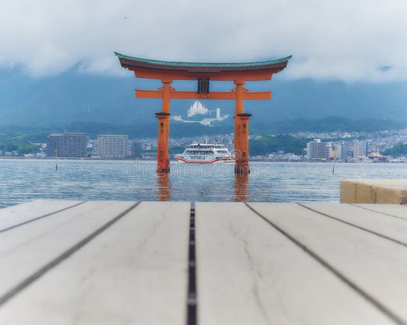 Miyajima Temple Torii Gate, Hiroshima Editorial Stock Photo - Image of ...