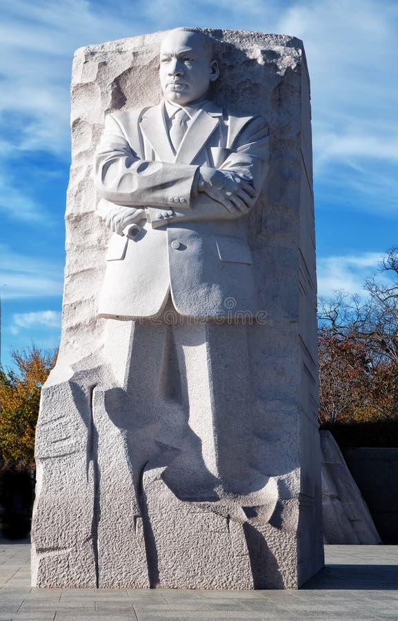 MLK Memorial front view editorial photography. Image of statue - 80582317