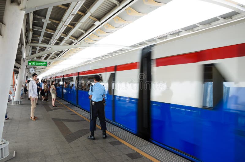 Mo Chit-Station von BTS redaktionelles stockfotografie. Bild von ...