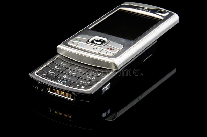 Oude Mobiele Telefoon Kapot En Gebarsten Met Stof Stock Afbeelding ...