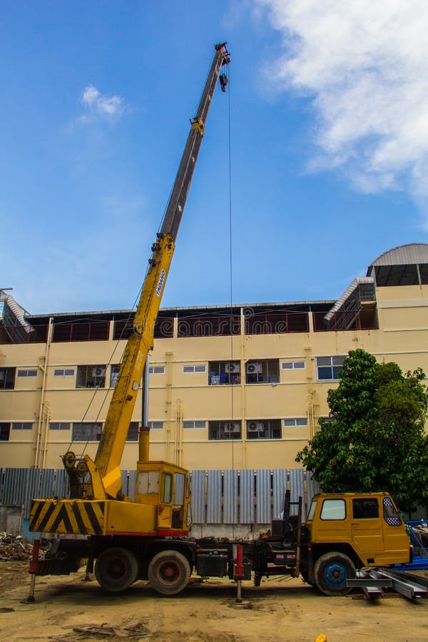 Mobil kran redaktionell arkivbild. Bild av autonom, bygger - 93258057